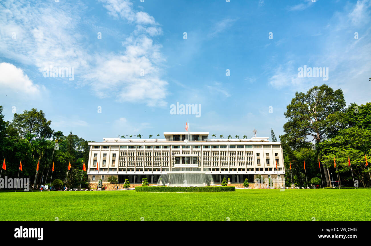 Presidential office reunification palace hi-res stock photography and ...