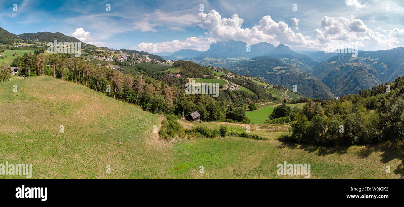 The Etsch vaslley with the Schlern mountains, Unterinn, Bozen - Auna di ...