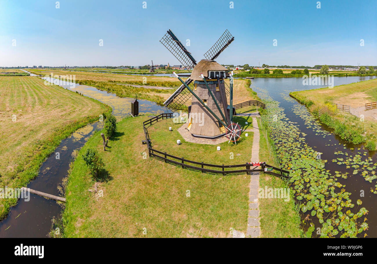 Ground-sail mill called Doeshofmolen, Leiderdorp, Zuid-Holland ...