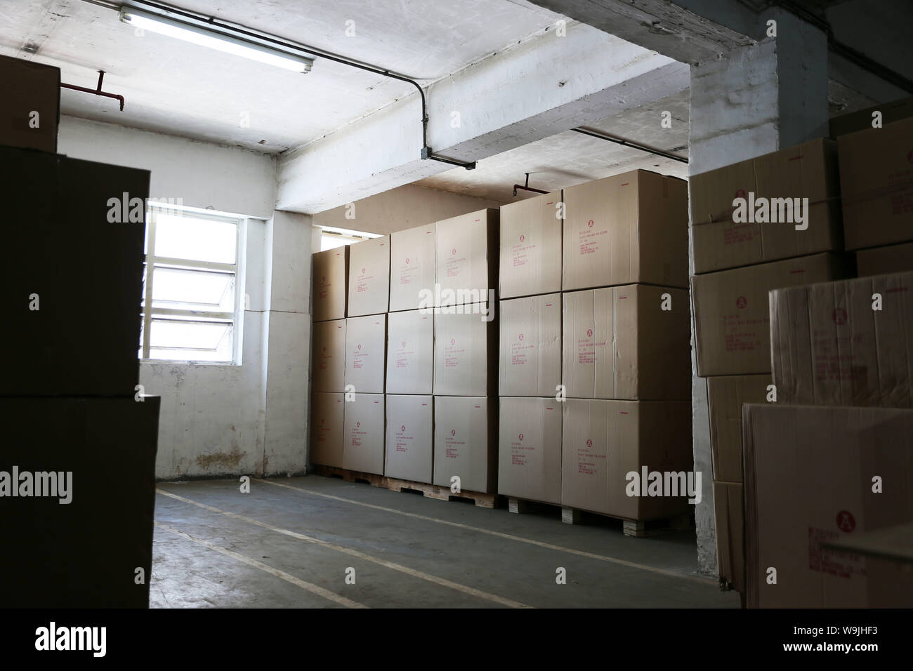 The old factory hi-res stock photography and images - Alamy