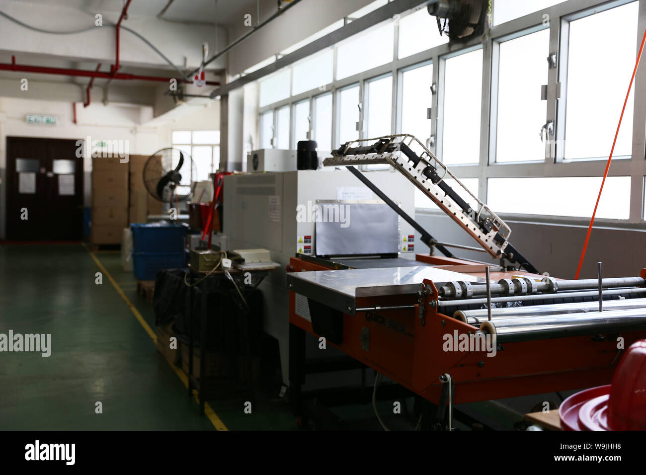 Paper fan hong kong hi-res stock photography and images - Alamy