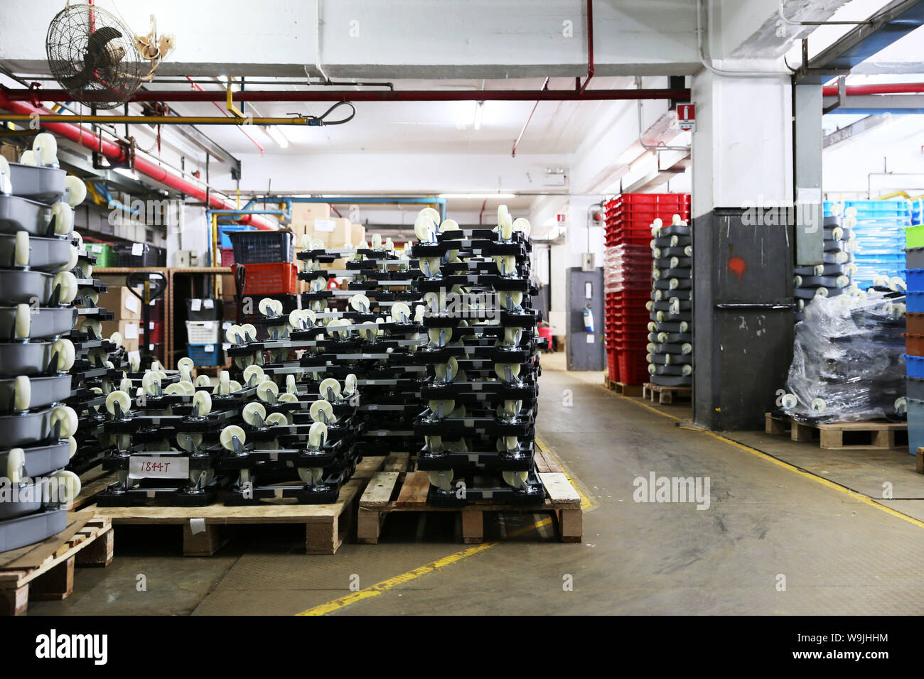 Old Industrial Factory Interior, Hong Kong Stock Photo - Alamy