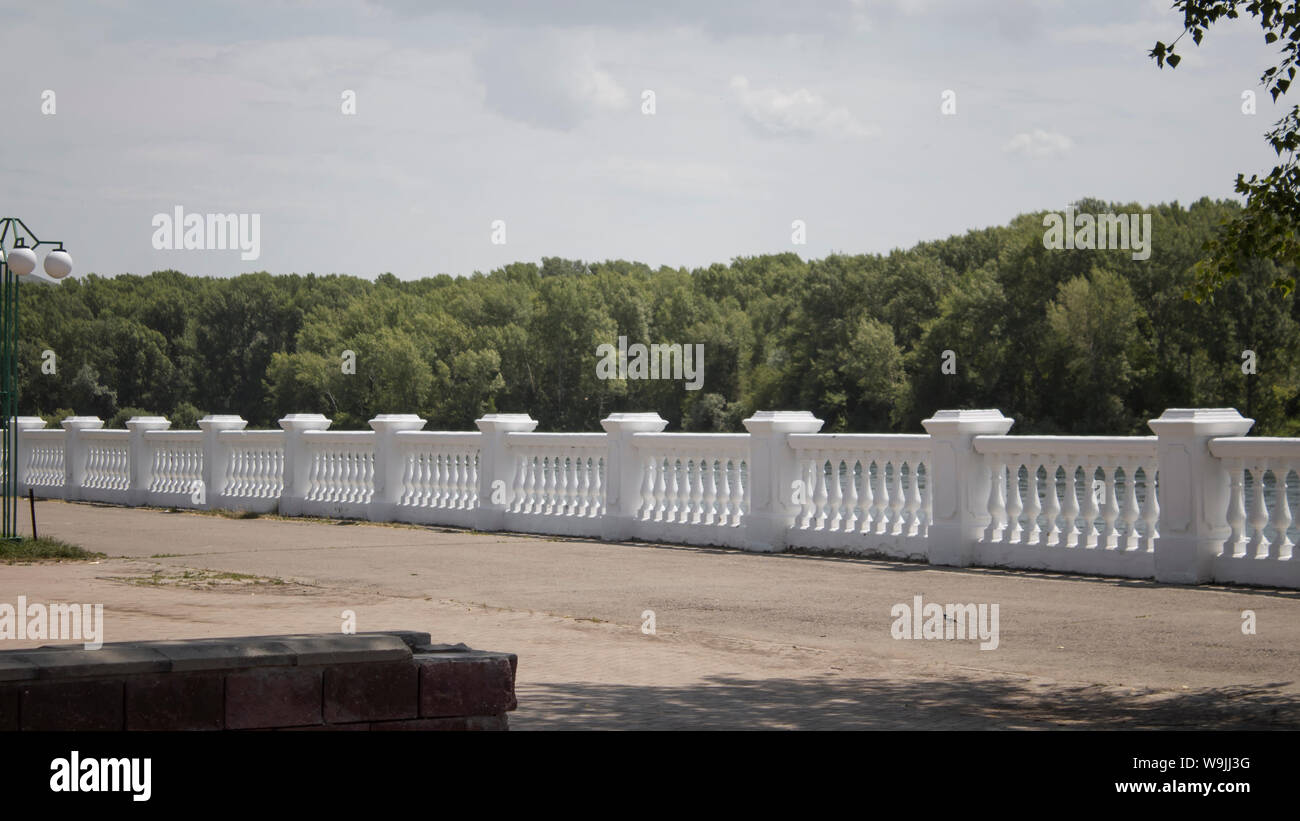 White parapet hi-res stock photography and images - Alamy
