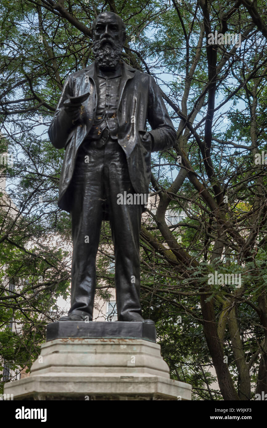 LONDON, UK - JULY 21, 2018: Statue of Wilfred Lawson (by David McGill ...