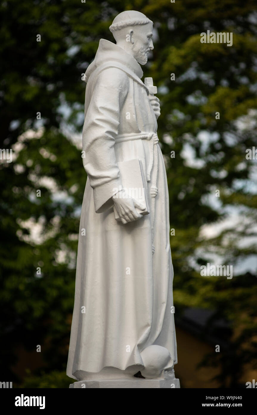 Holding holy cross hi-res stock photography and images - Alamy