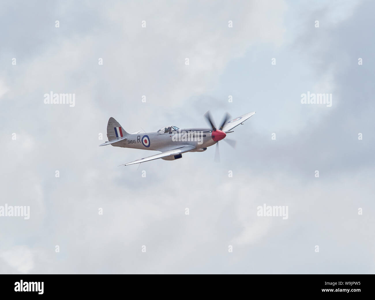 Spitfire roll hi-res stock photography and images - Alamy