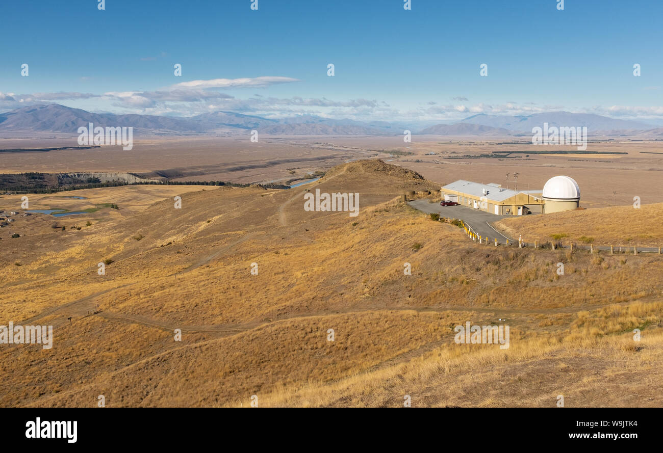 Sweeping views of the spectacular golden Mackenzie Basin from the top ...