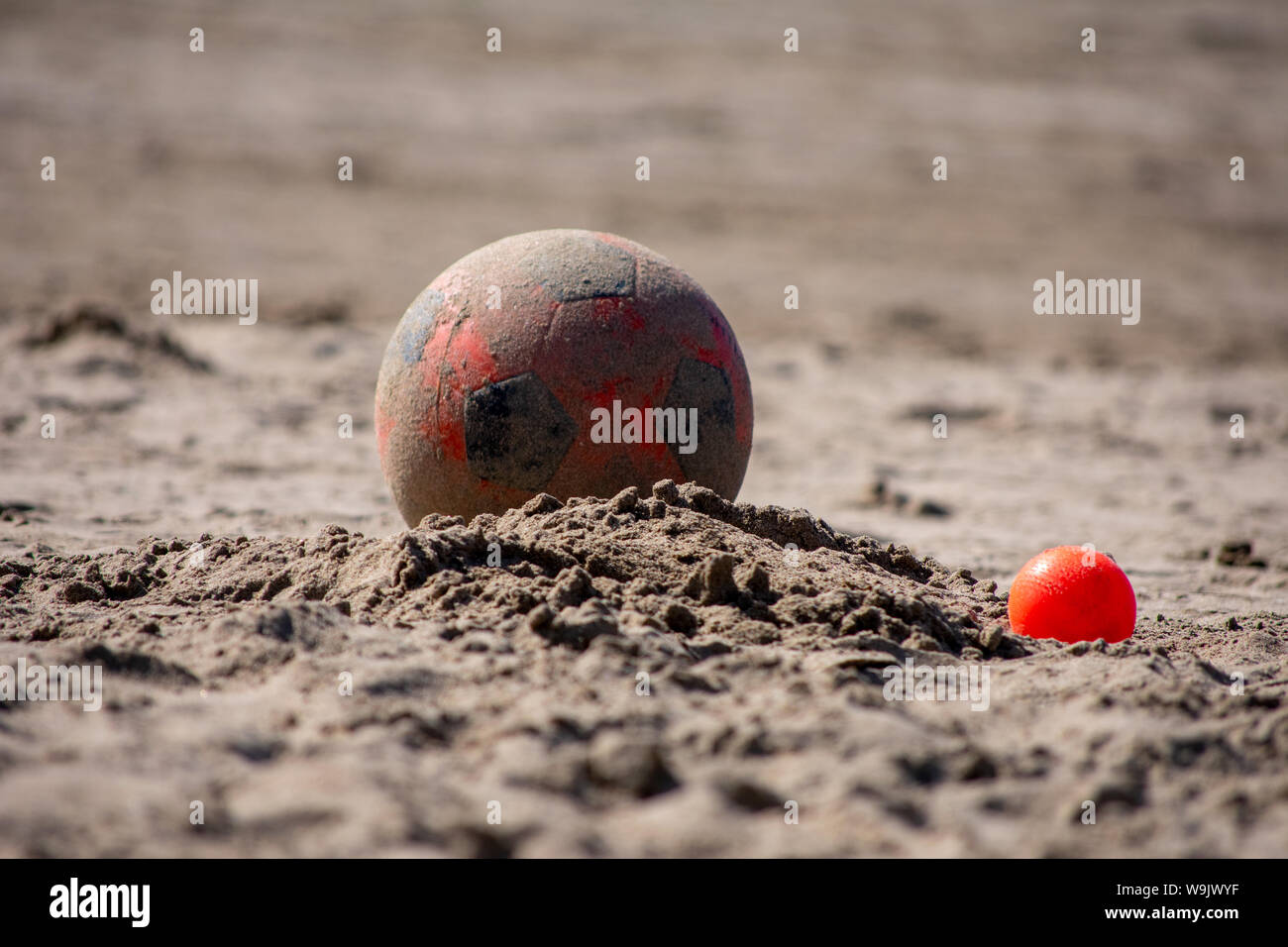 Sandy balls hi-res stock photography and images - Alamy