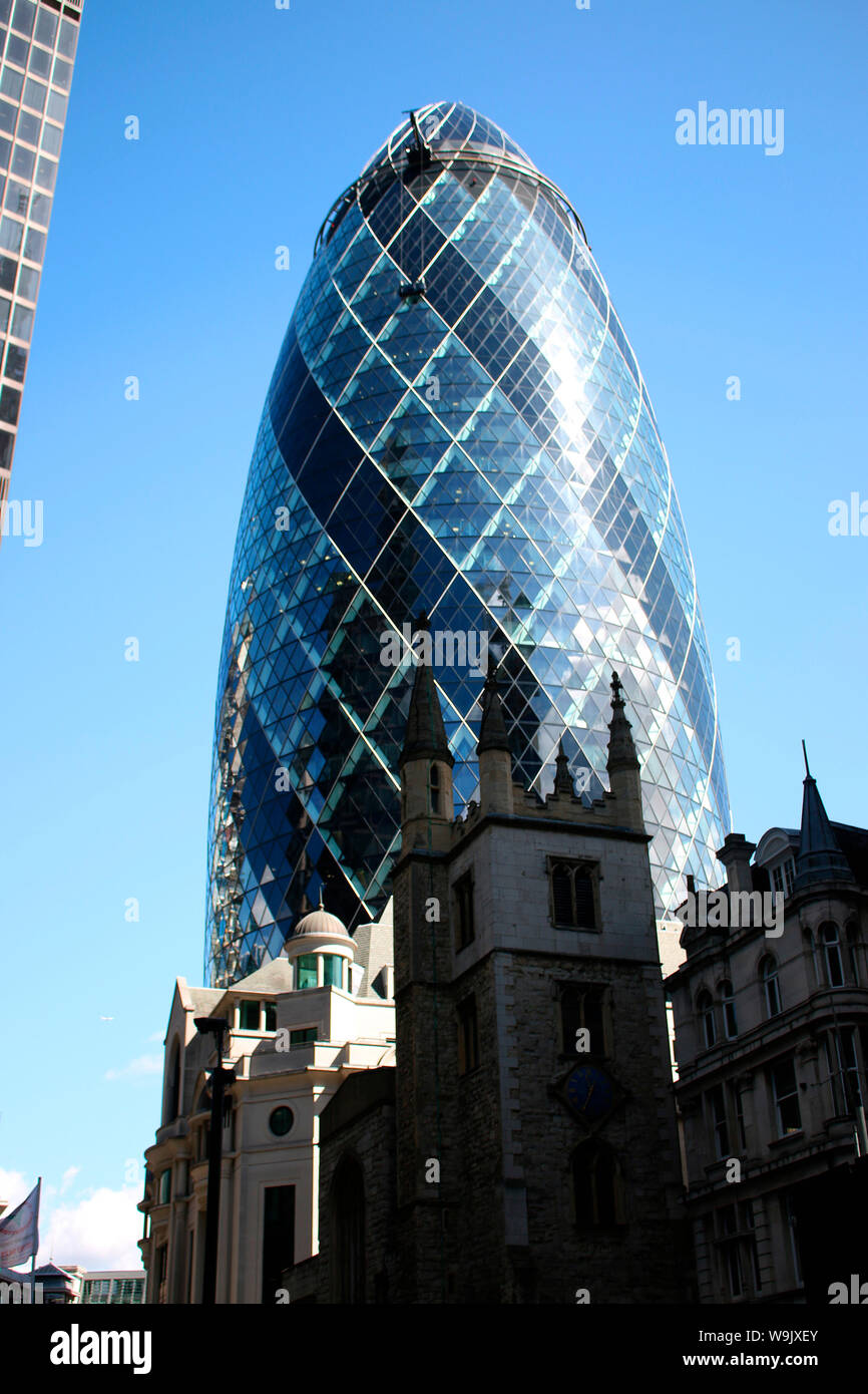 Swiss Re Headquarters ("Gherkin"), London, England Stock Photo - Alamy