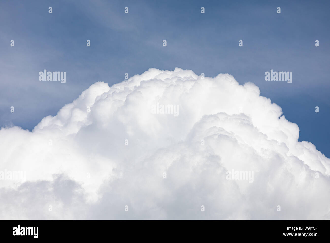 Close up growing cloud formation hi-res stock photography and images ...