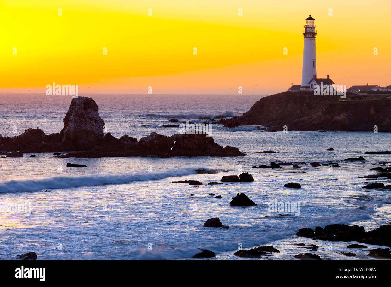 Pigeon point lighthouse at sunset hi-res stock photography and images ...