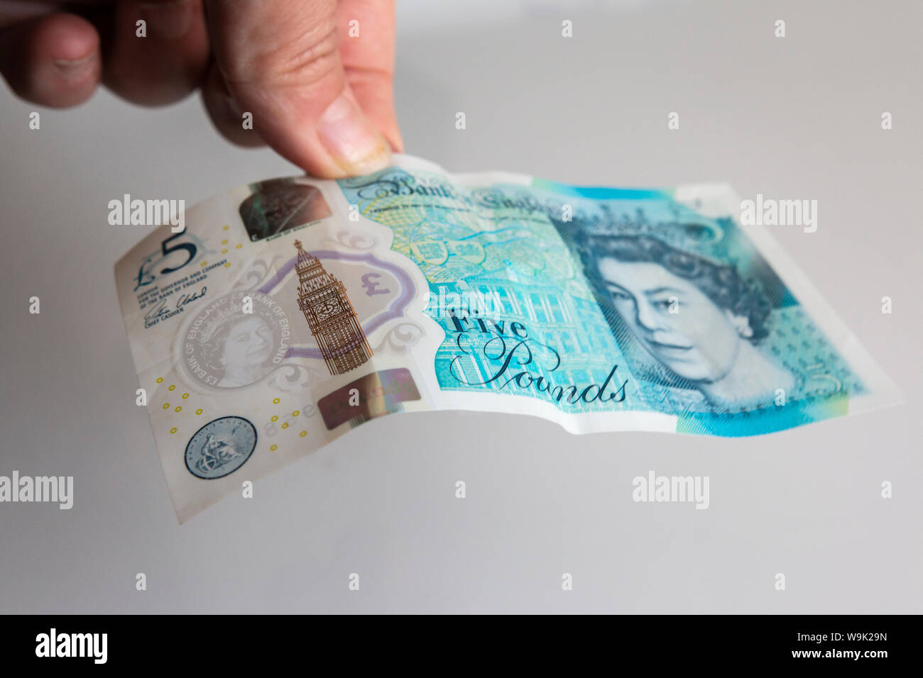White five pound note hi-res stock photography and images - Alamy