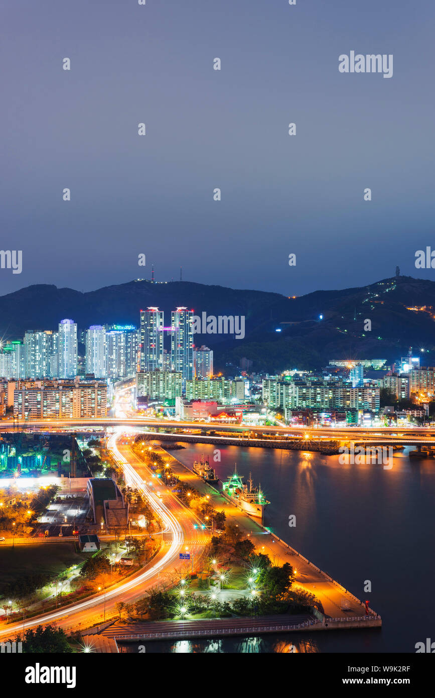 City skyline collection hi-res stock photography and images - Alamy