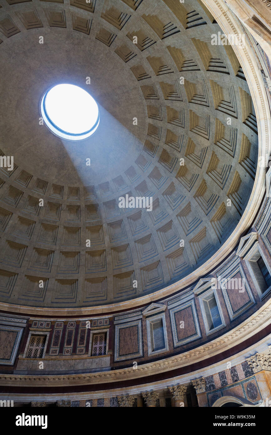Shaft of light window hi-res stock photography and images - Alamy