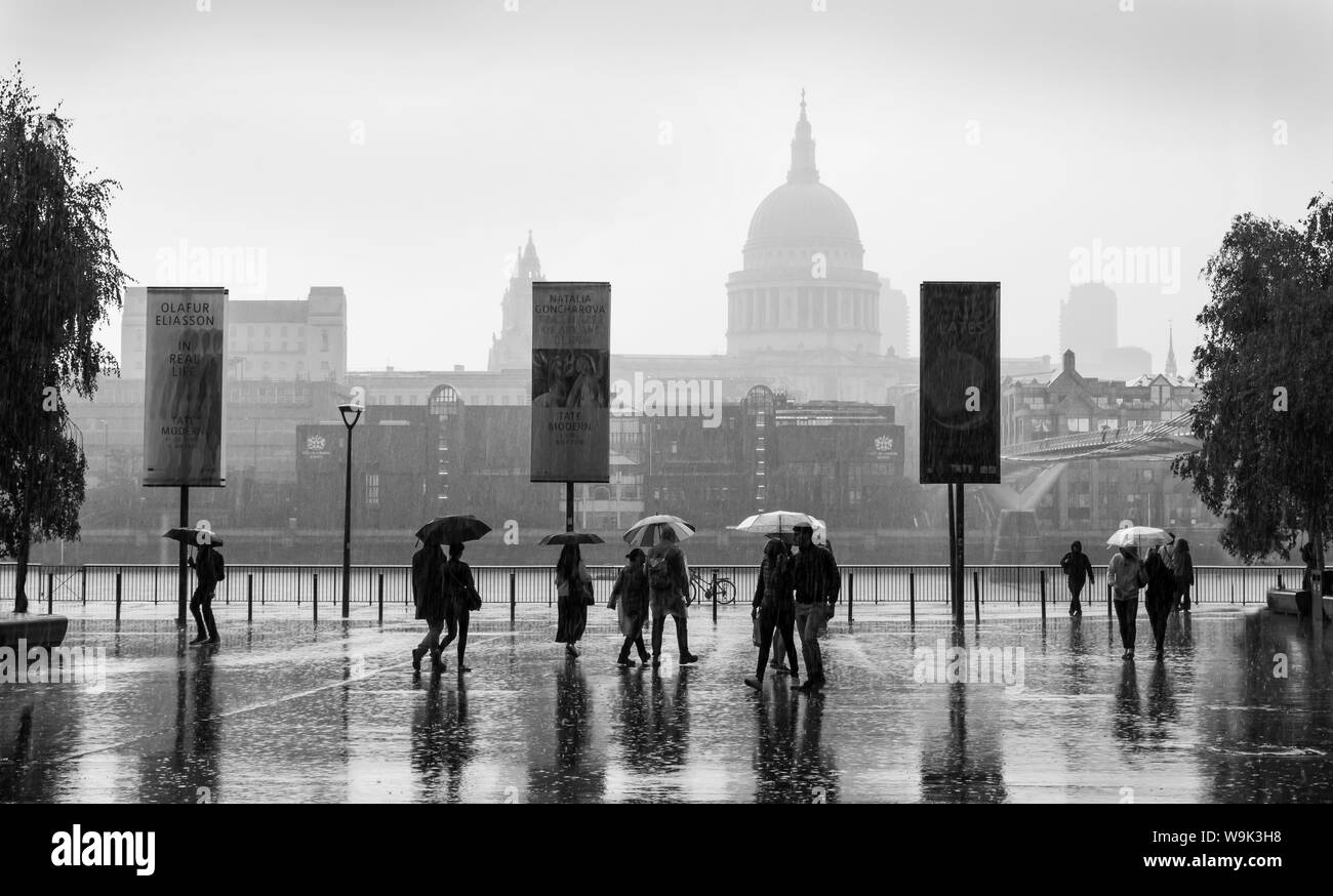 Thames silhouette hi-res stock photography and images - Alamy