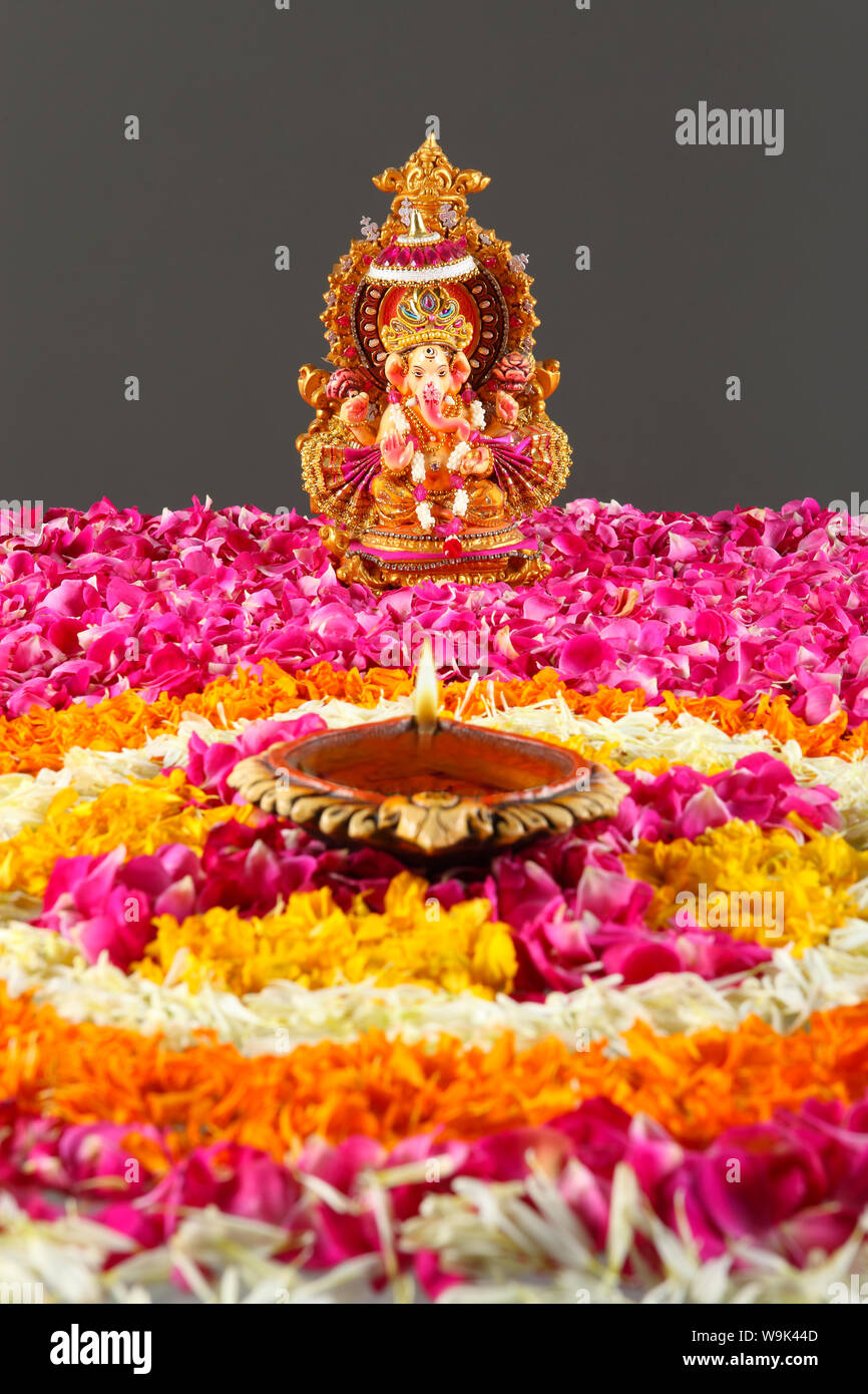 Statue of Lord Ganesha Stock Photo - Alamy