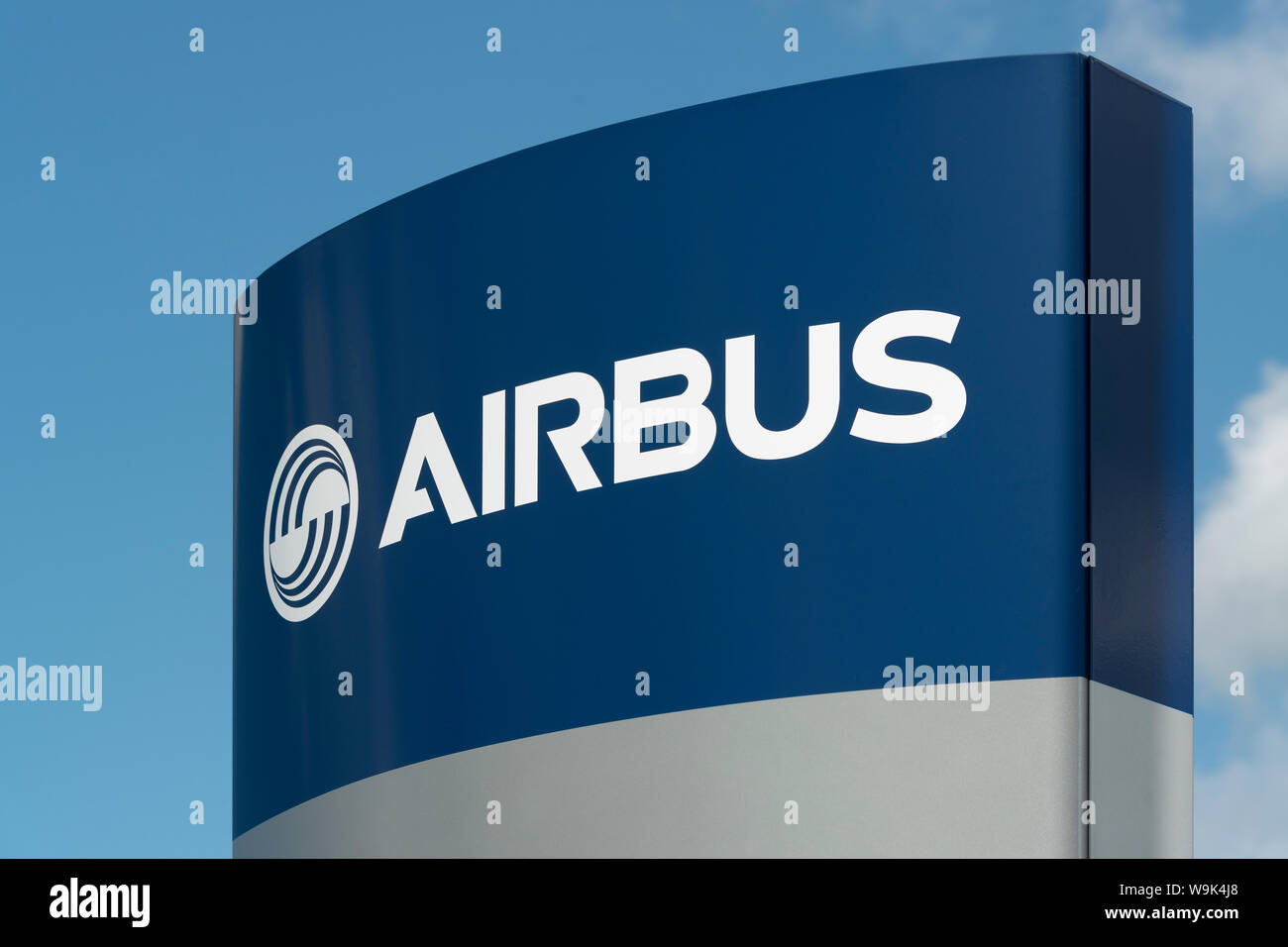 Airbus logo hi-res stock photography and images - Alamy