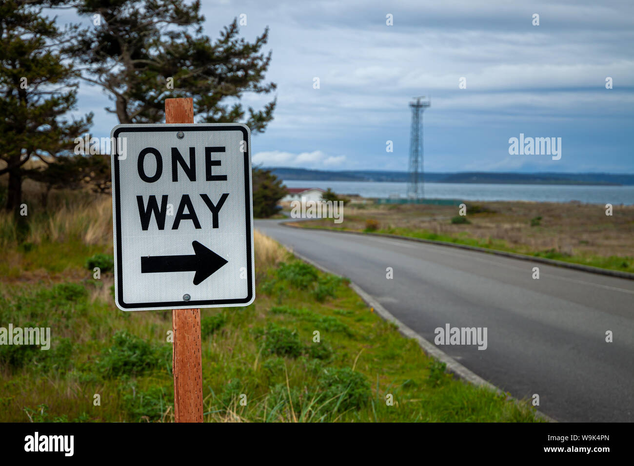One way road sign hi-res stock photography and images - Alamy