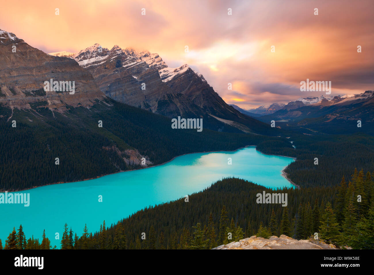 Peyto Lake at Sunset, Banff National Park, UNESCO World Heritage Site ...
