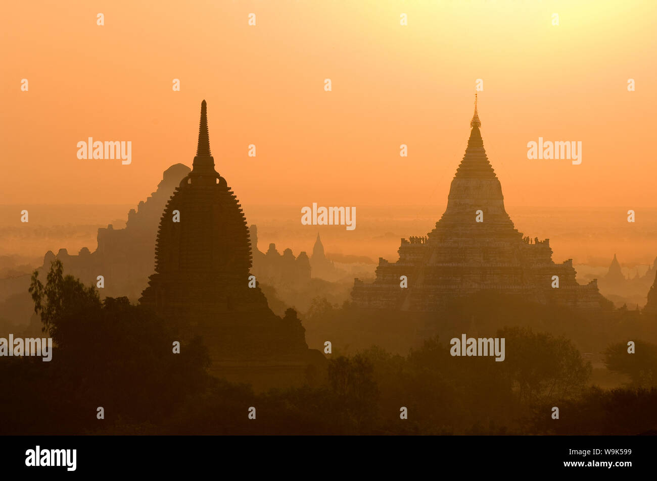 Temples and pagodas at sunrise, Bagan (Pagan), Myanmar (Burma), Asia ...