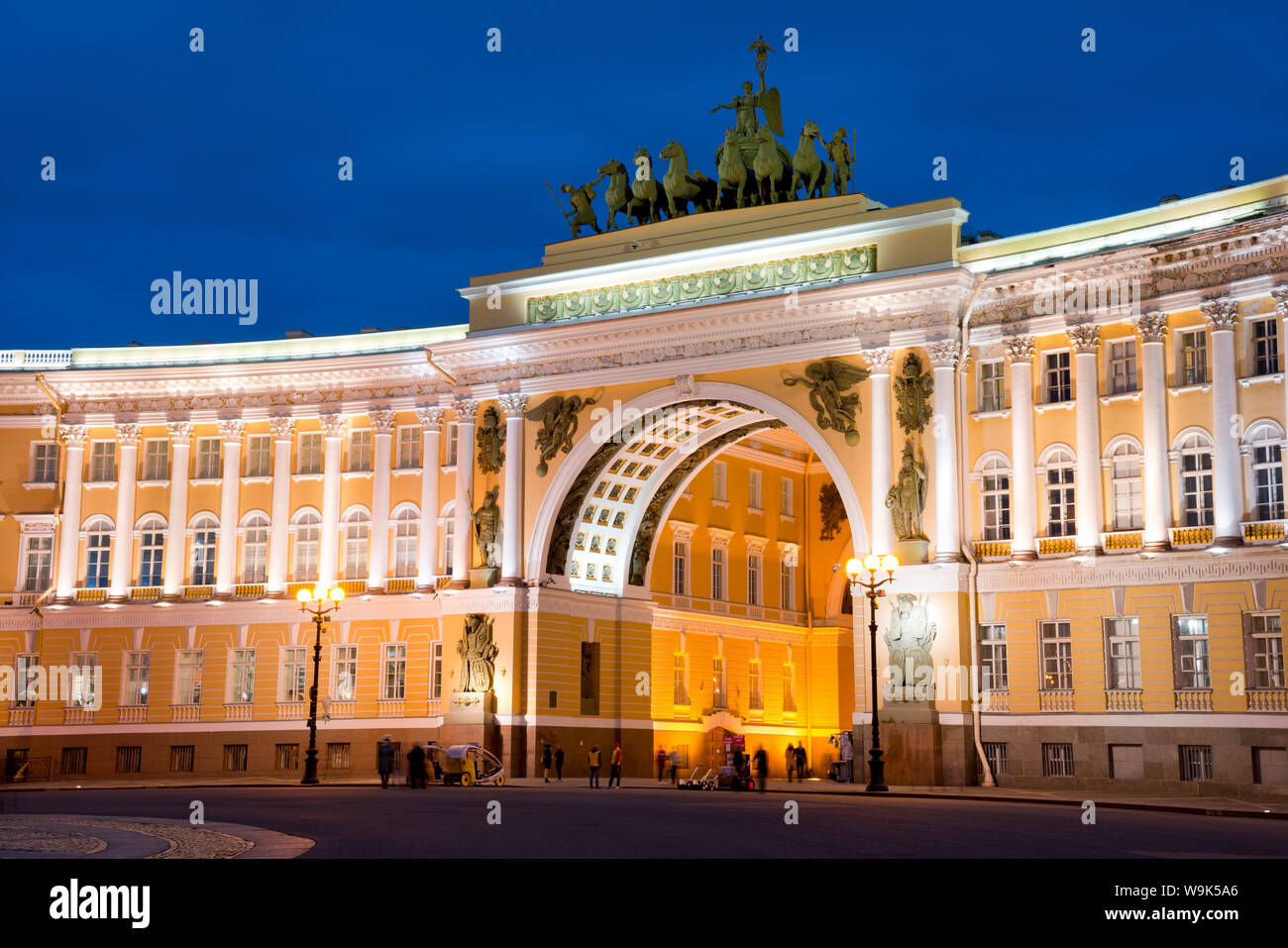 The Triumphal Arch of the General Staff Building, Palace Square, St ...