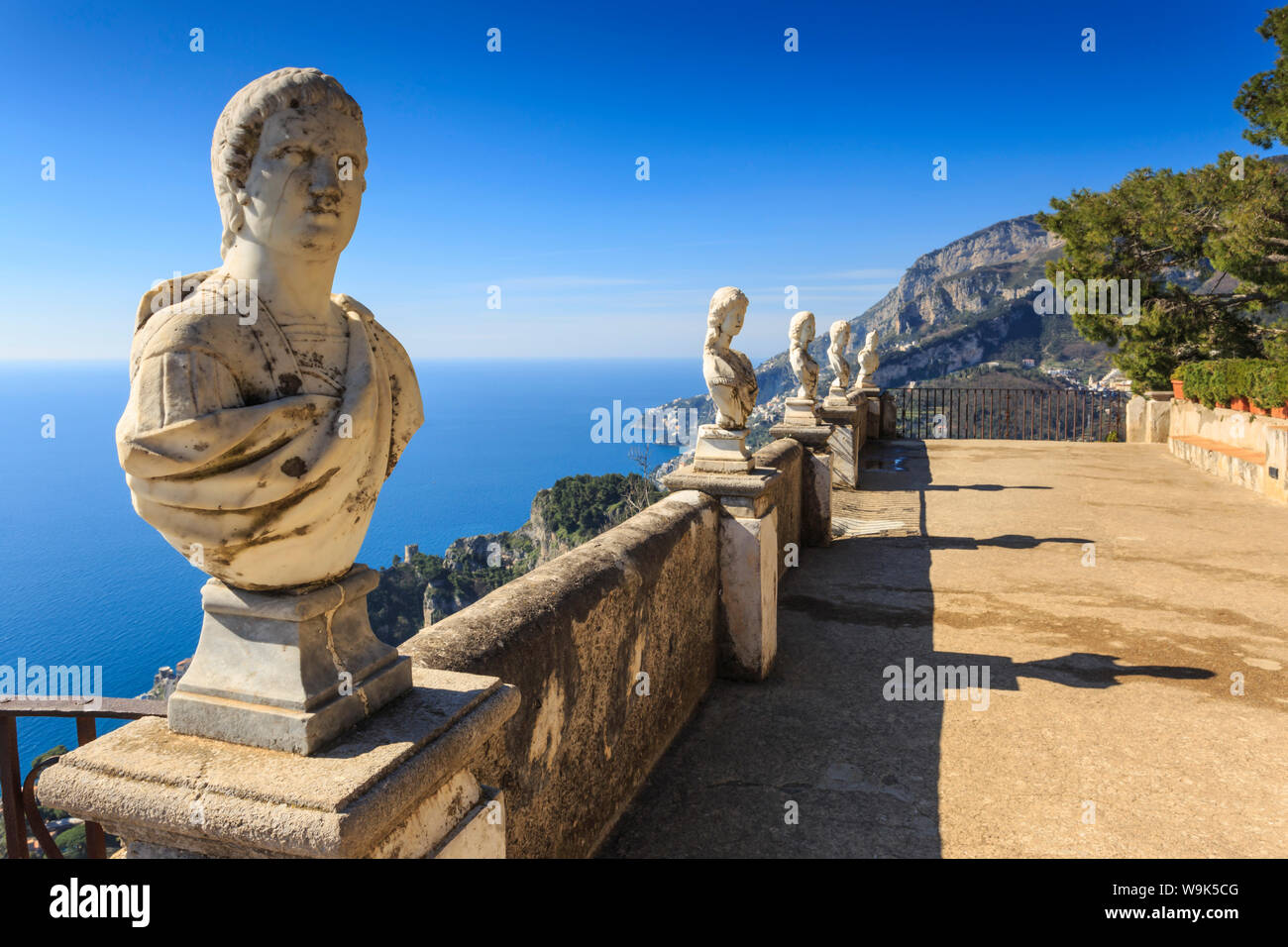 Terrace infinity villa cimbrone ravello hi-res stock photography and ...