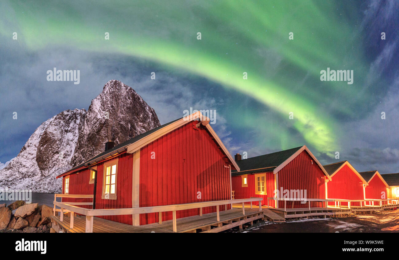 The Green Light Of The Northern Lights aurora Borealis Lights Up The Green Light Of The Northern Lights aurora Borealis Lights Up