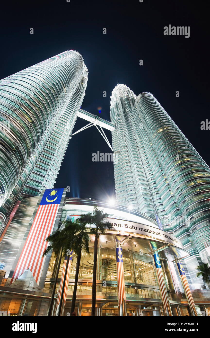 Petronas flag hi-res stock photography and images - Alamy