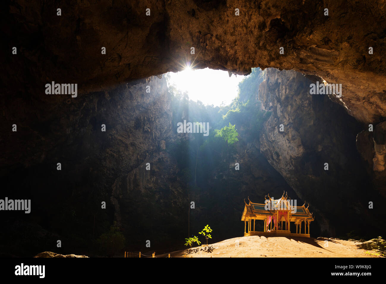 Southeast asia cave hi-res stock photography and images - Alamy