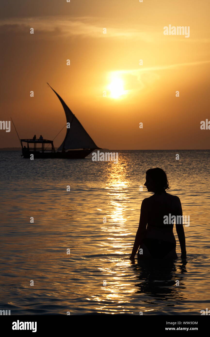Swimmer side profile hi-res stock photography and images - Alamy