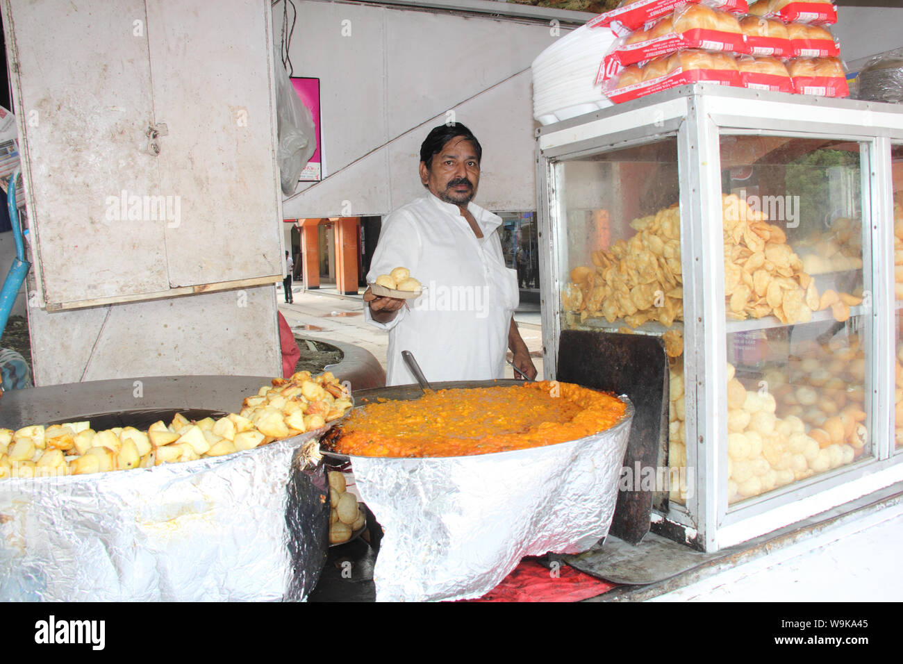Aloo chat hi-res stock photography and images - Alamy
