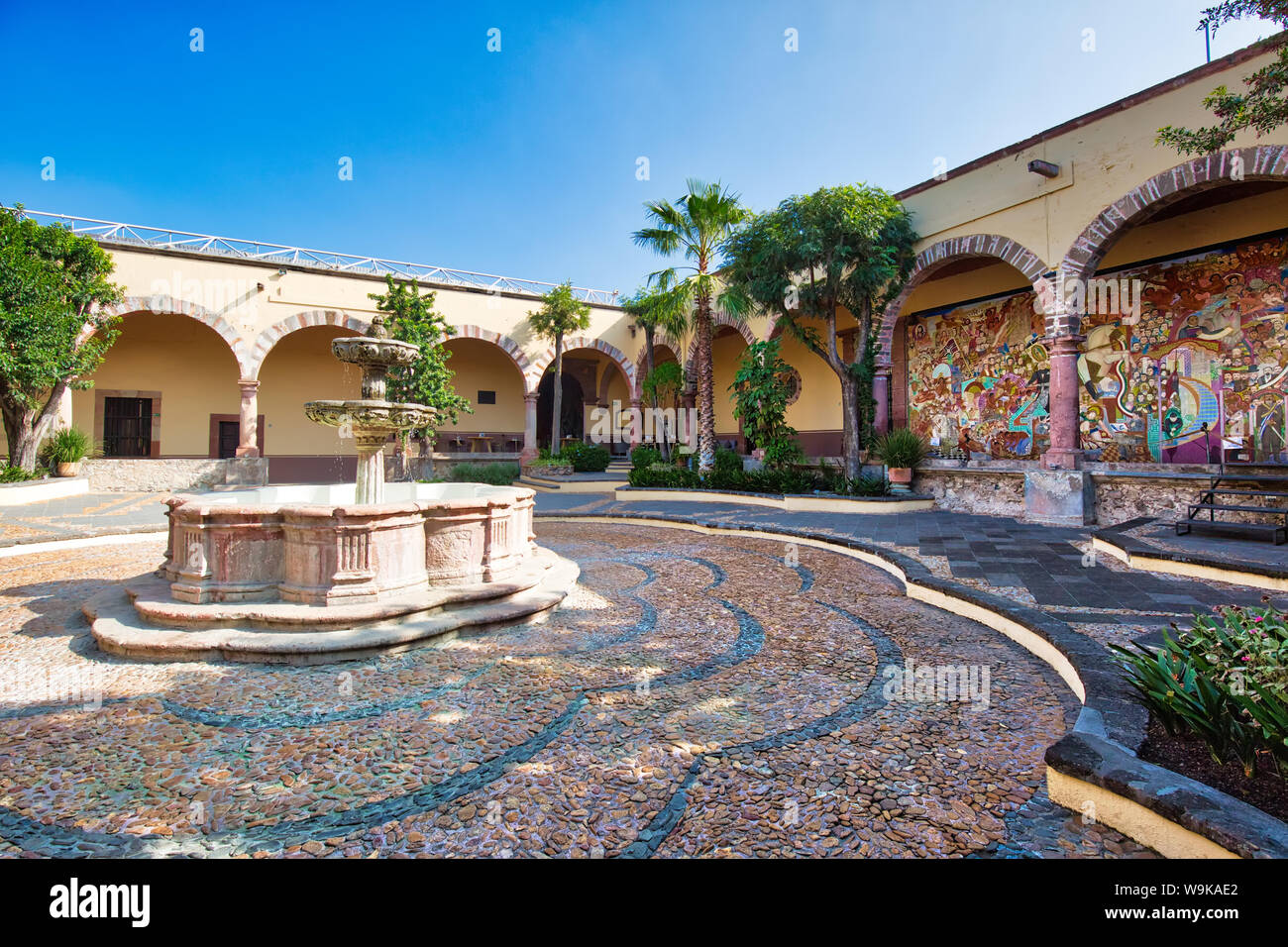 Allende institute hi-res stock photography and images - Alamy