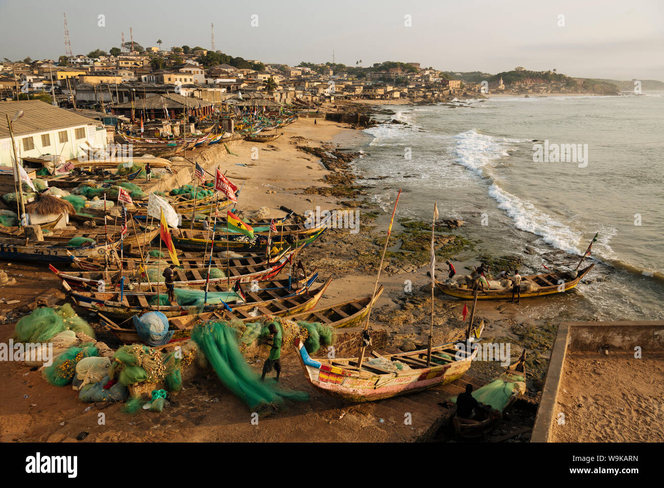 Ghanaian fishing boats hi-res stock photography and images - Alamy