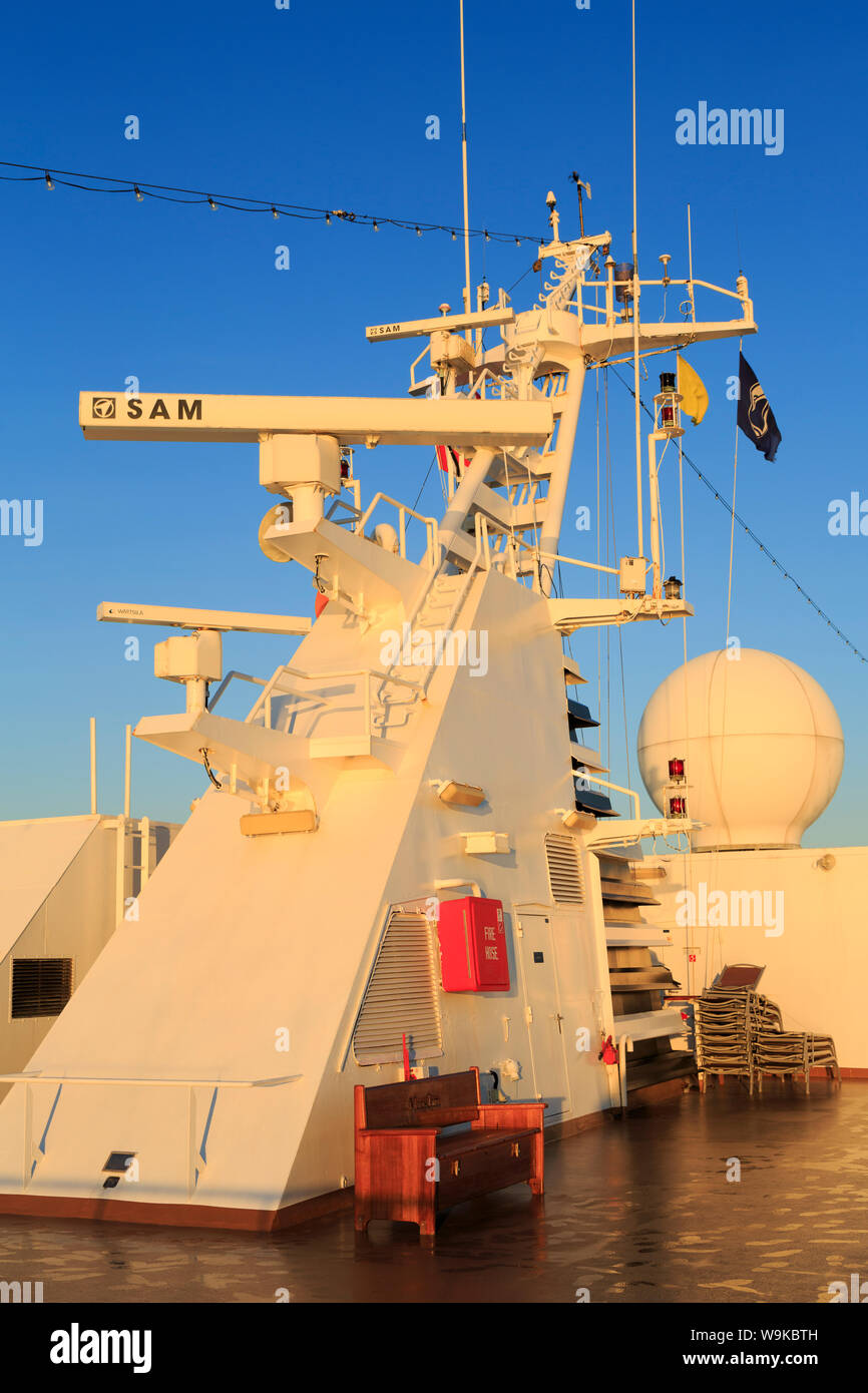 Canada cruise ship hi-res stock photography and images - Alamy