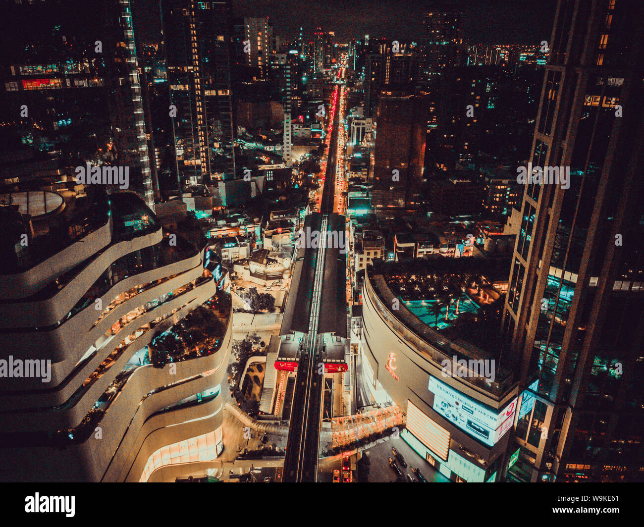 Emquartier bangkok building hi-res stock photography and images - Alamy