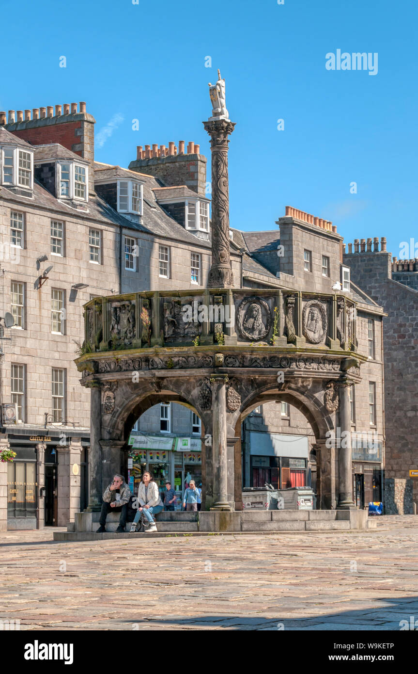 The Mercat Cross at the heart of Aberdeen designed and built by John ...