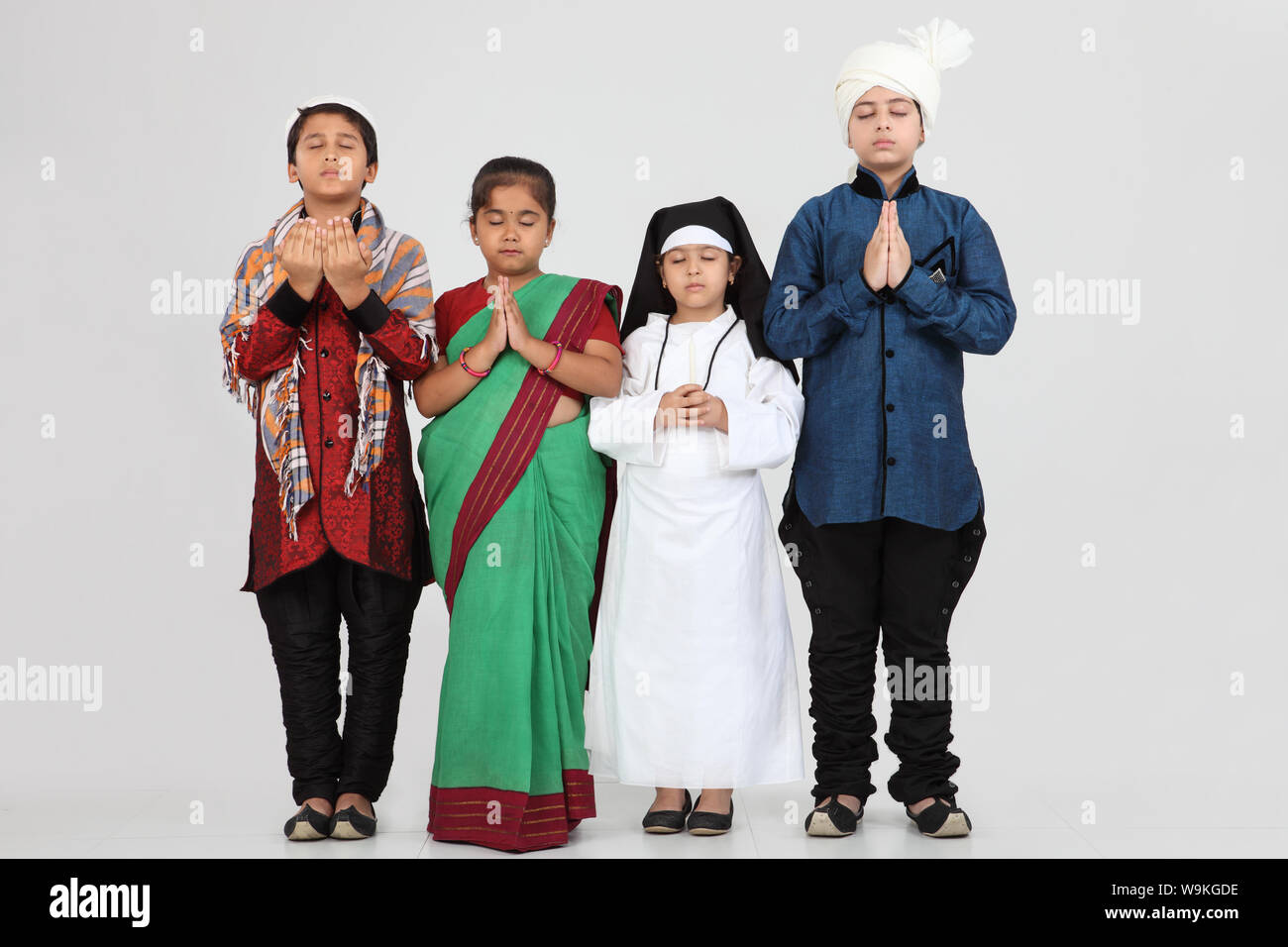 Hindu Muslim Sikh Isai Aaps Mai Sab Bhai Bhai Stock Photo - Alamy Hindu Muslim Sikh Isai Aaps Mai Sab Bhai Bhai Stock Photo - Alamy