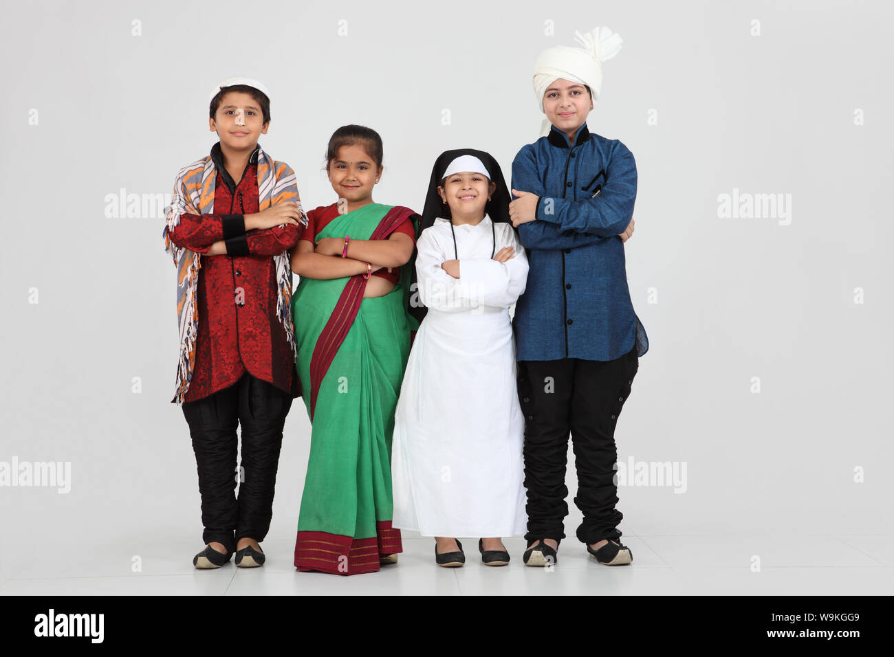 Hindu Muslim Sikh Isai Aaps Mai Sab Bhai Bhai Stock Photo - Alamy