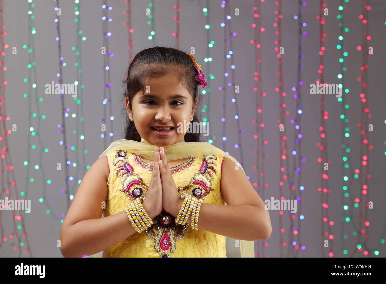 Indian girl greeting namaskar hi-res stock photography and images - Alamy