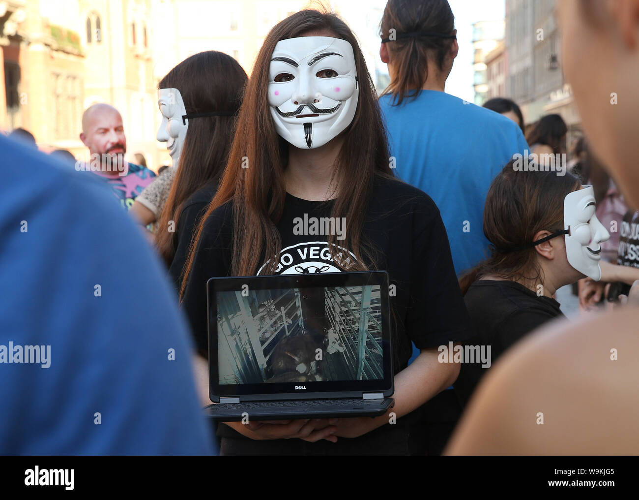 Volunteers educating hi-res stock photography and images - Alamy