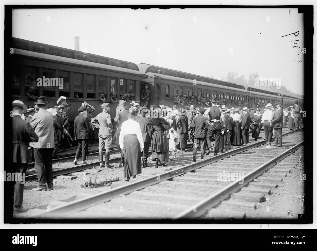 U s army soldiers return hi-res stock photography and images - Alamy