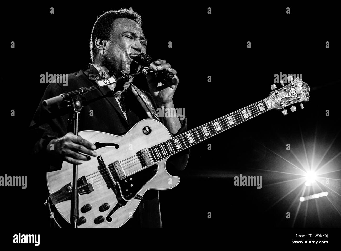 George Benson and Steve Gadd Band performing at Jazz a Juan Featuring ...