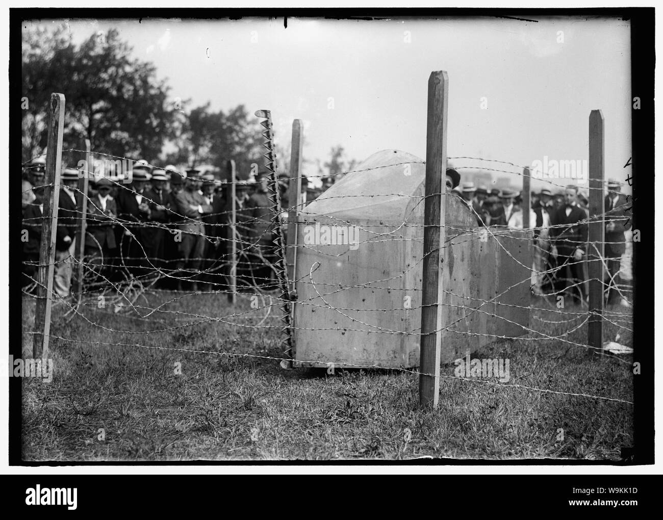 ARMY, U.S. WIRE CUTTING MACHINE Stock Photo - Alamy