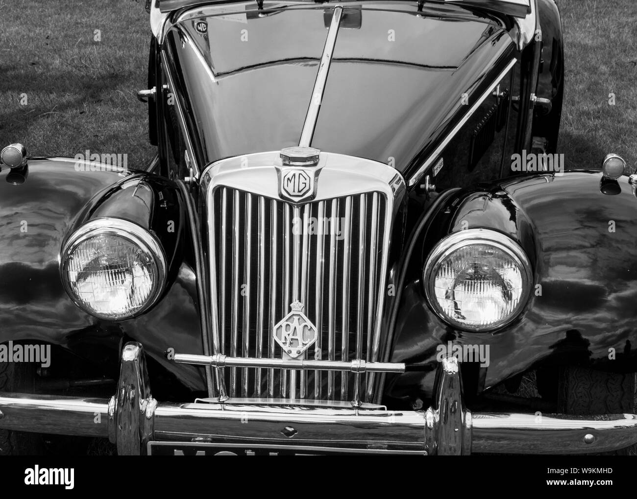 MG TF 1500 Built 1954 Stock Photo - Alamy