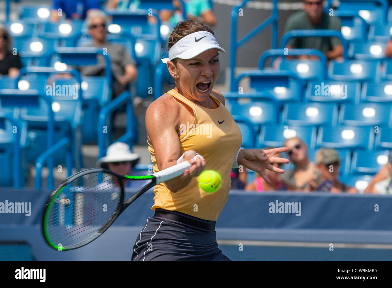 Mason, Ohio, USA. 14th Aug, 2019. Simona Halep (ROU) hits a forehand ...