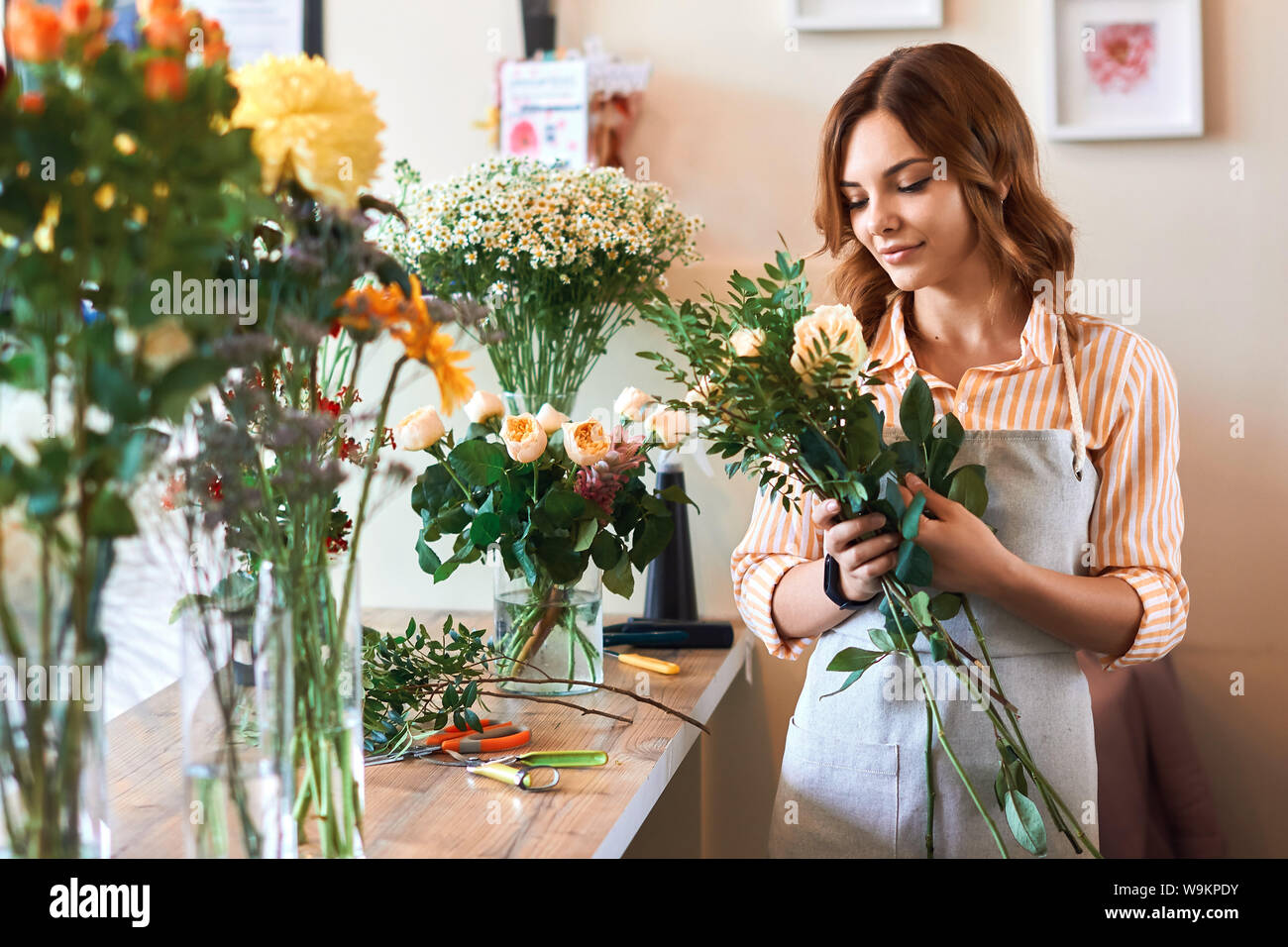 Gets a gift hi-res stock photography and images - Alamy