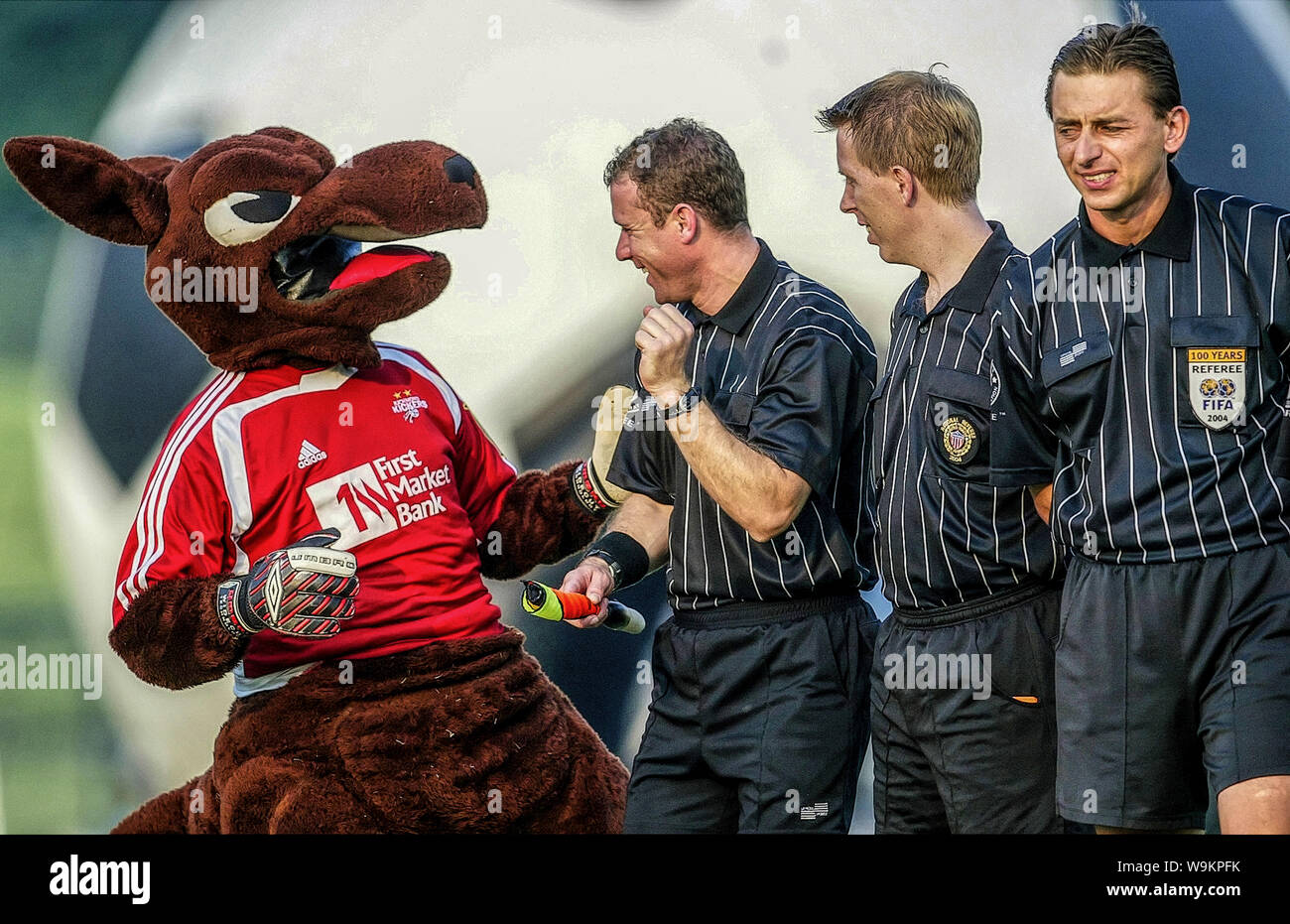 Offside soccer hi-res stock photography and images - Alamy