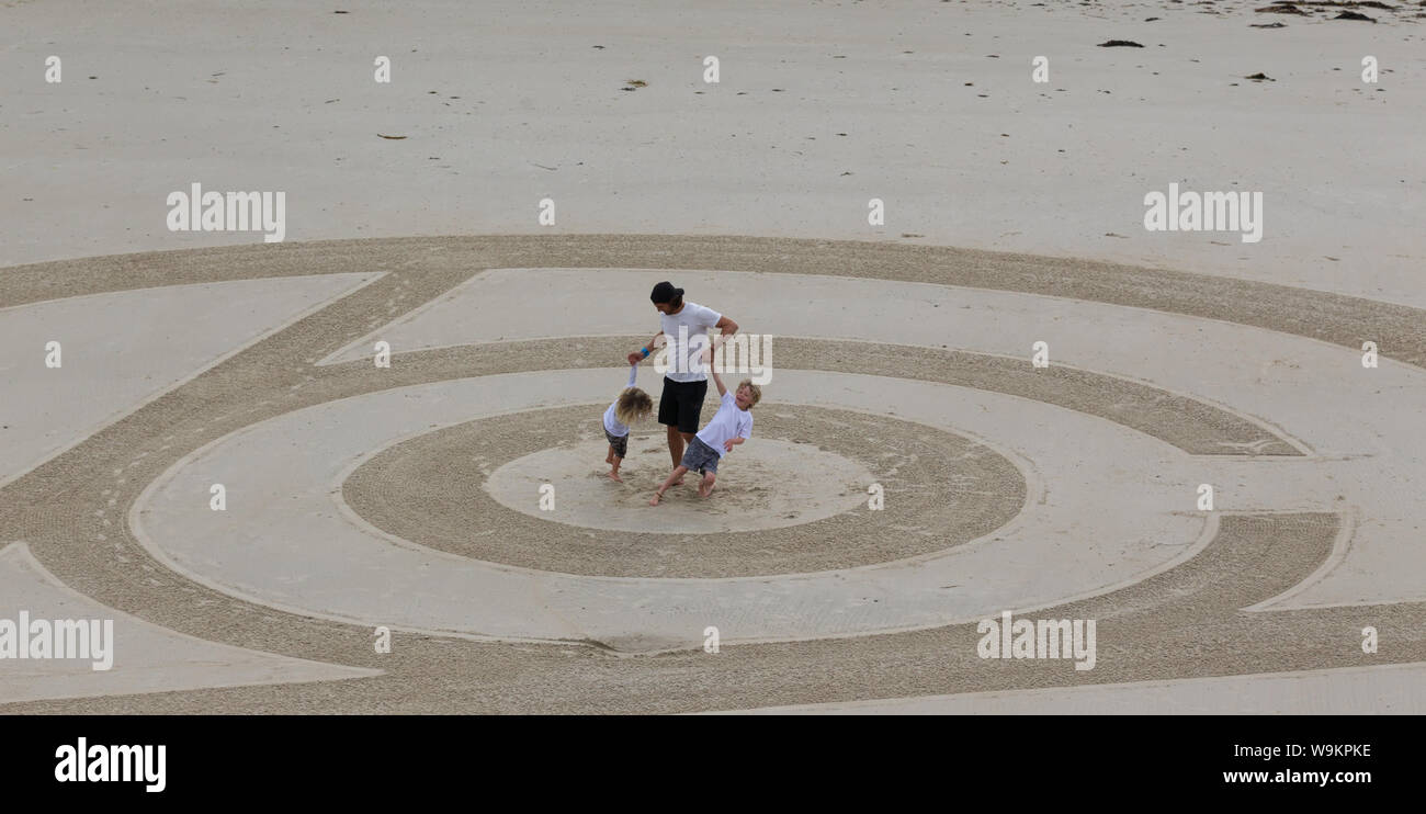 Matt Porteous Royal Photographer -in the middle of the circle , St ...