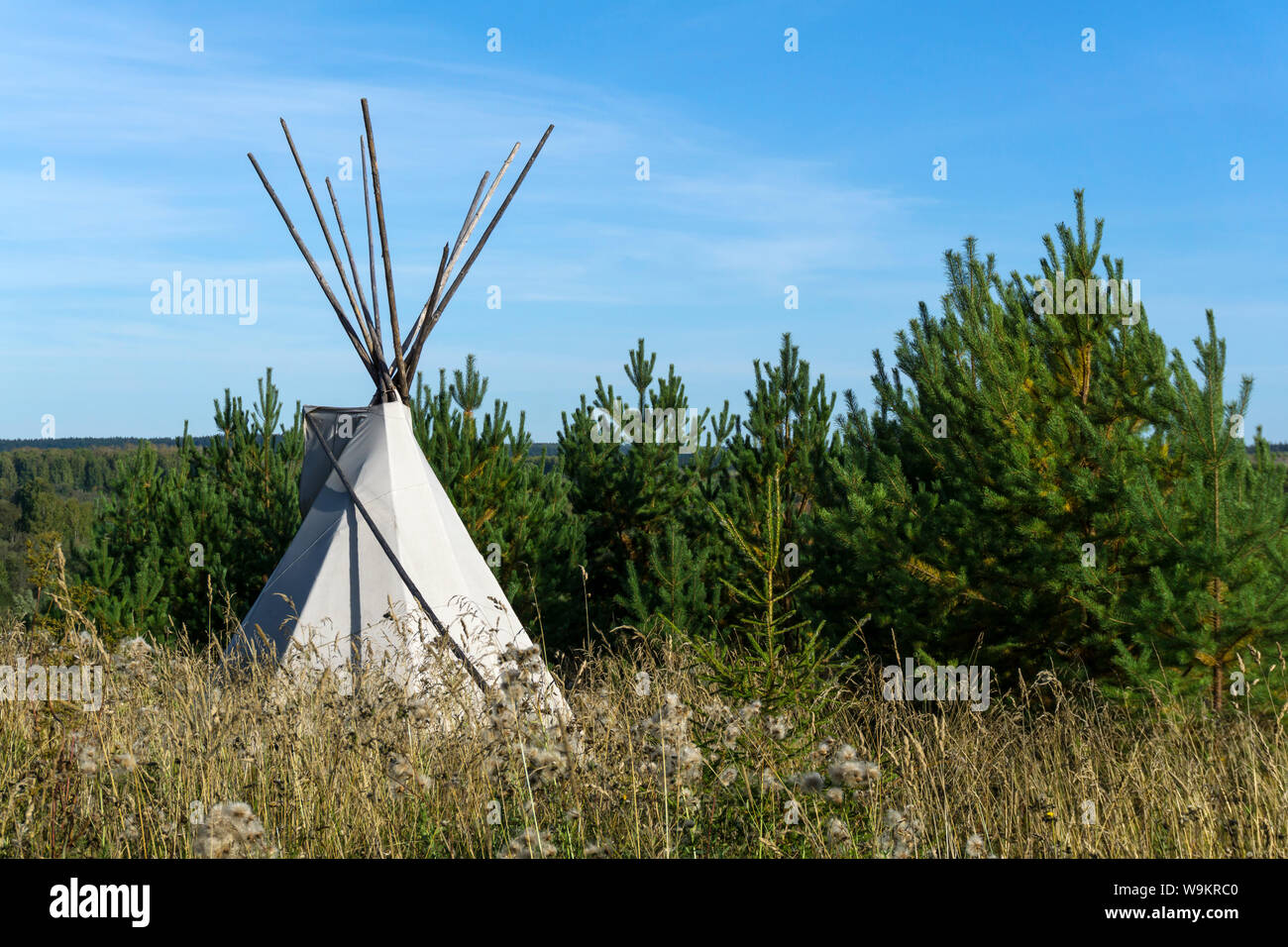 Native canadian tent hi-res stock photography and images - Alamy