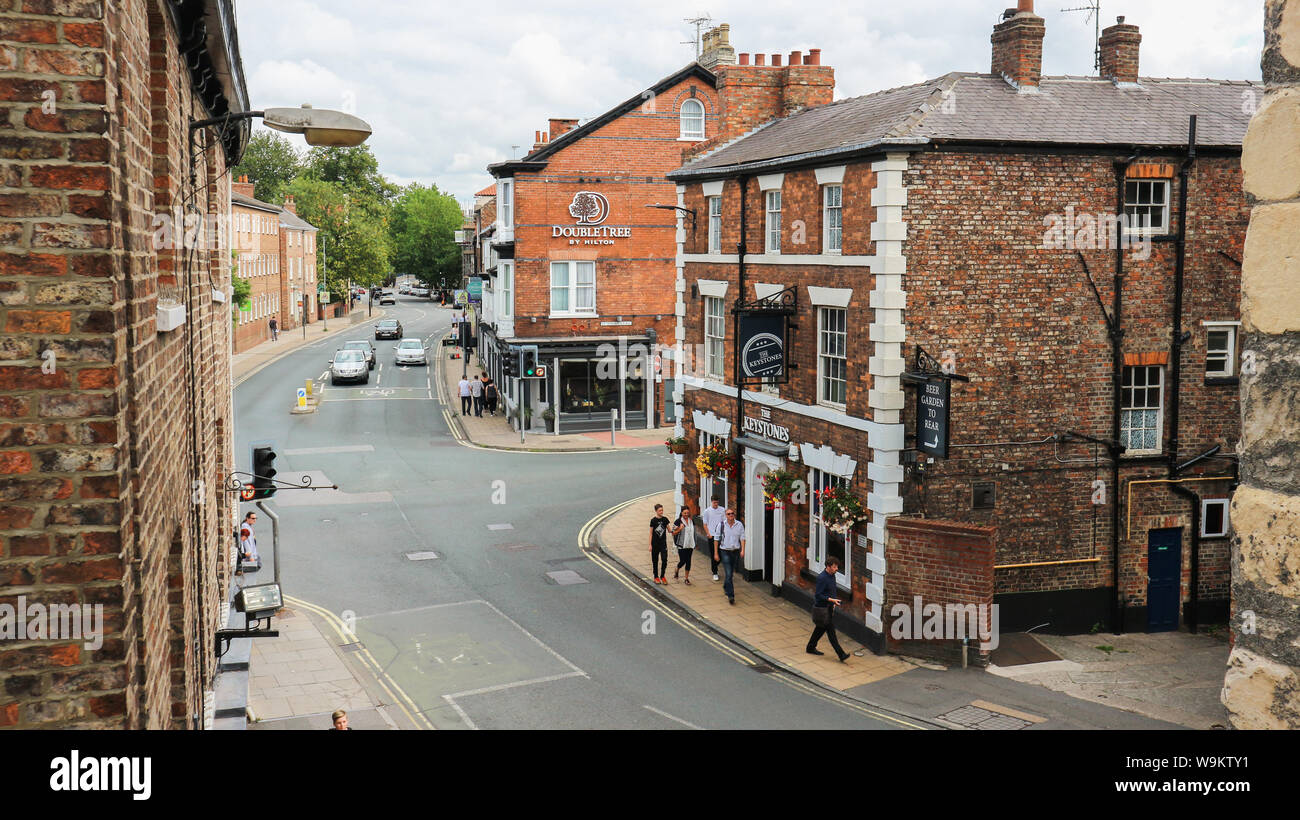 Yorks city walls hi-res stock photography and images - Alamy